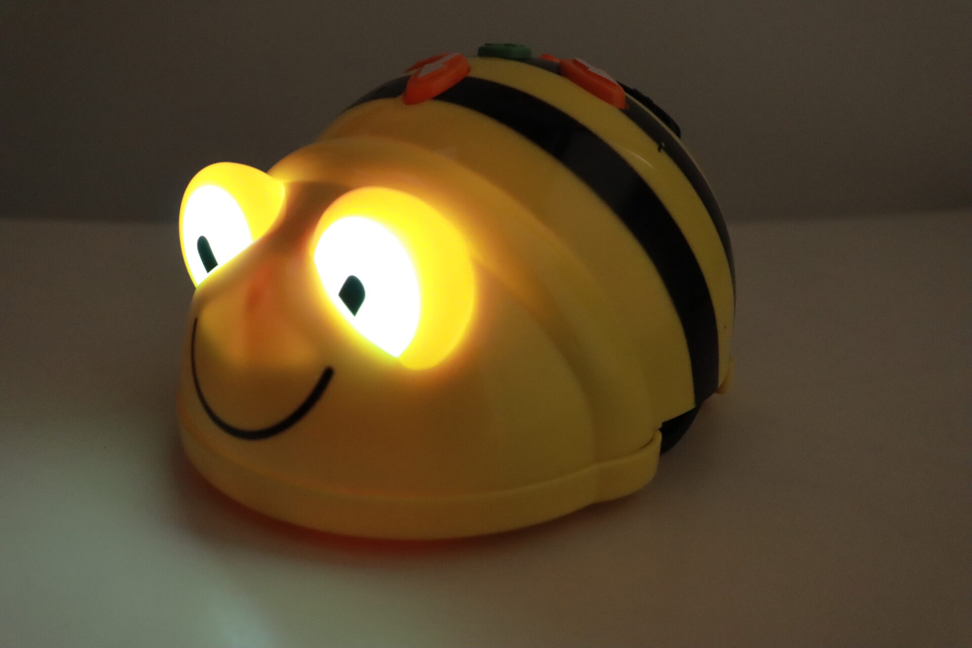 Bee-Bot ja Blue-Bot - Digi-ihana vaka ja esiopetus